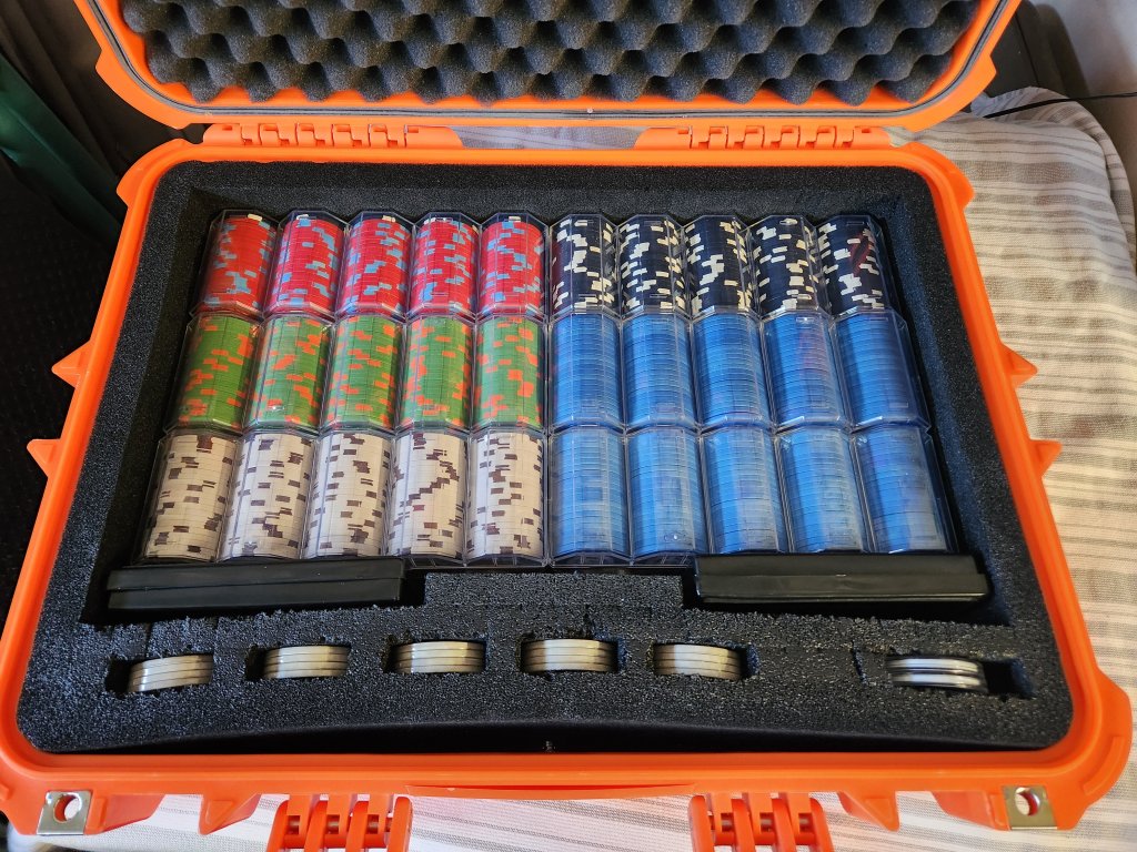 800 chips in Apache 4800 | Poker Chip Forum