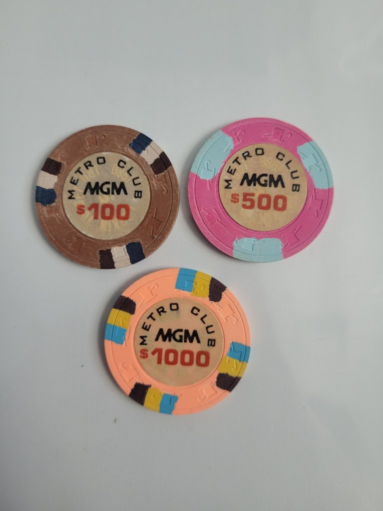 Sold - MGM Metro Club sample set (A3) | Poker Chip Forum