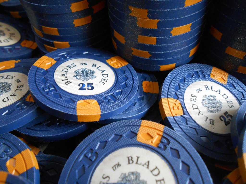 Wanted - Blades chips, plaques, cards | Poker Chip Forum