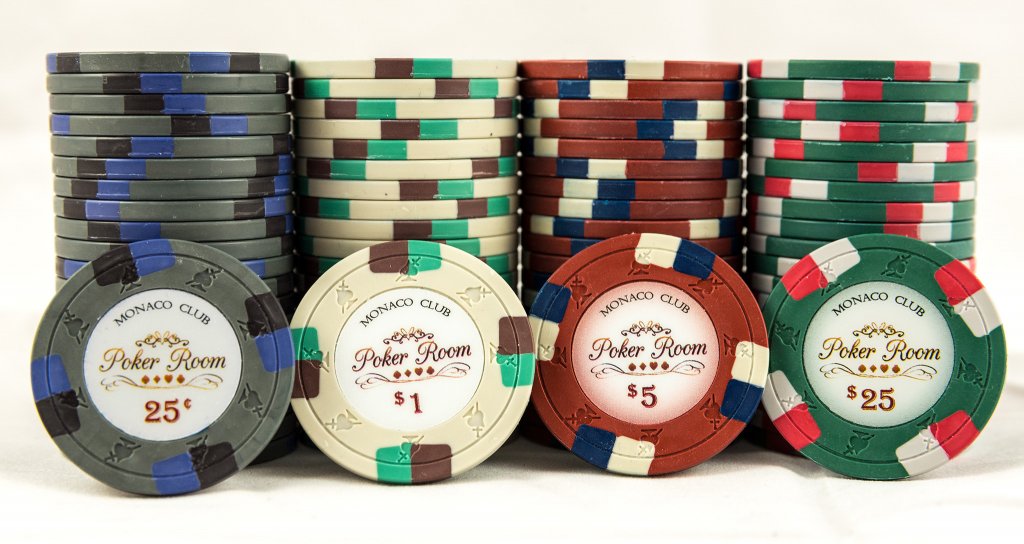 SOLD - [EU] 600+ Monaco Club chip set for cash game (10 players; budget ...
