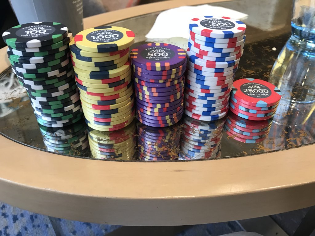 For Sale - EU World - 400 pc Aria (no mold) cards tournament set ...