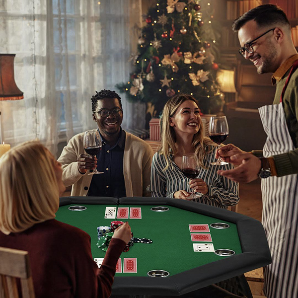 What is not wrong with this photo? | Poker Chip Forum