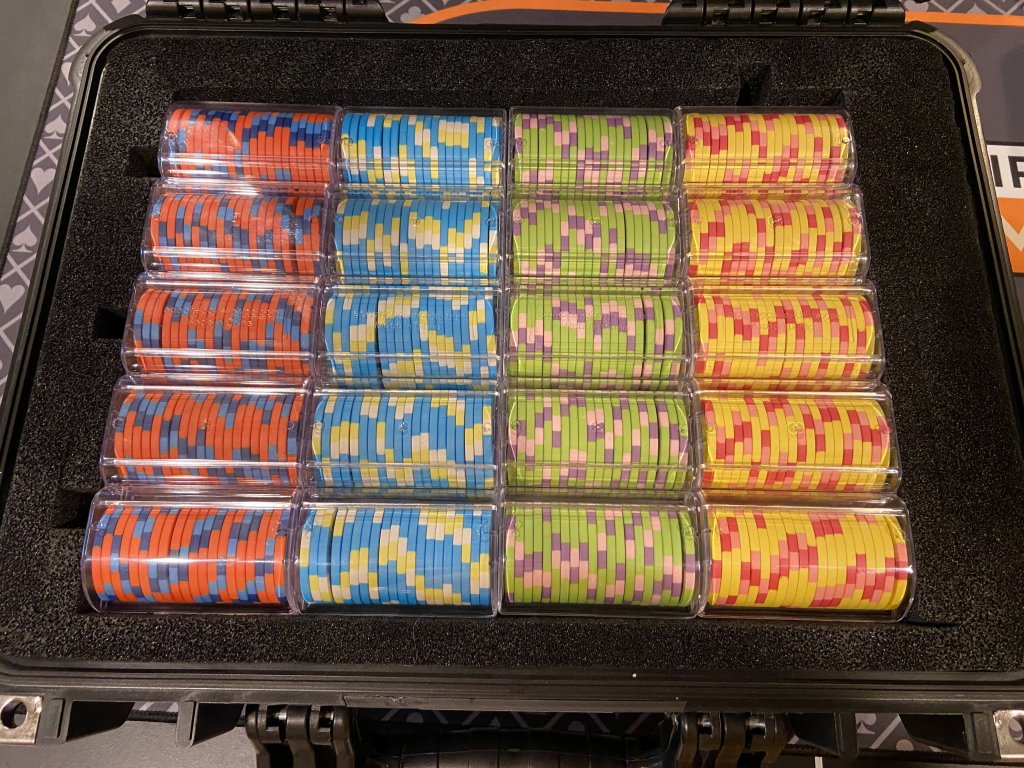 800 chips in Apache 4800 | Poker Chip Forum